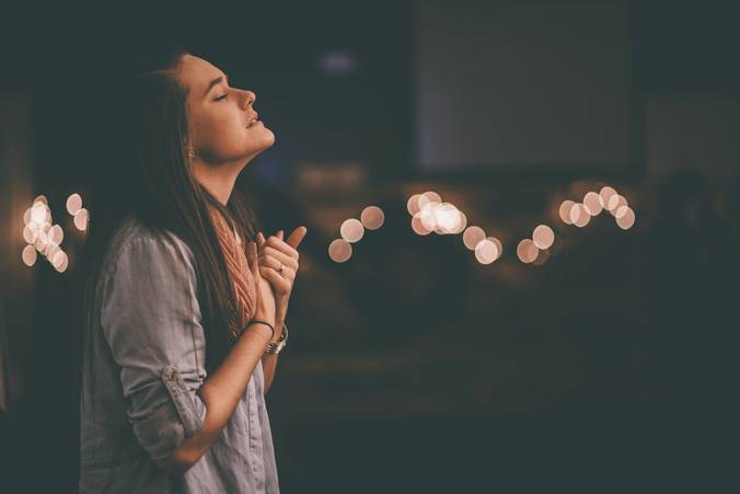 A Simple Guide to Praise AND Worship God - Preach It Teach It